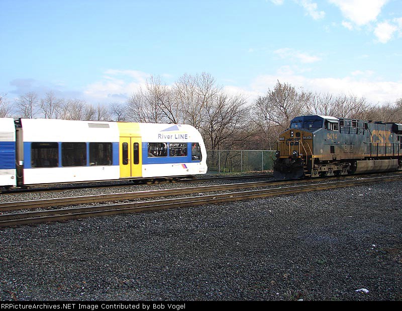 NJT River LINE and NS 5414